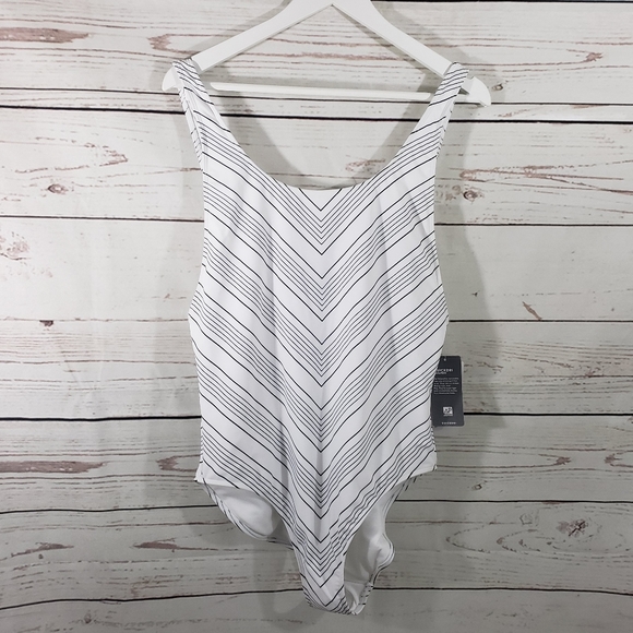 Athleta | Swim | Athleta Chevron High Leg White Bathing Suit 38bc ...